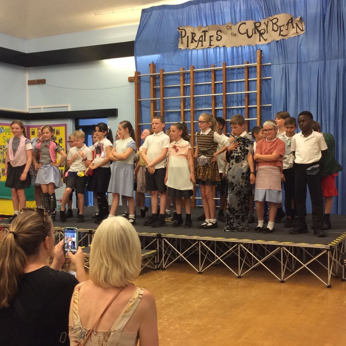 Fawbert & Barnard's Primary School - Y4 Fashion Show
